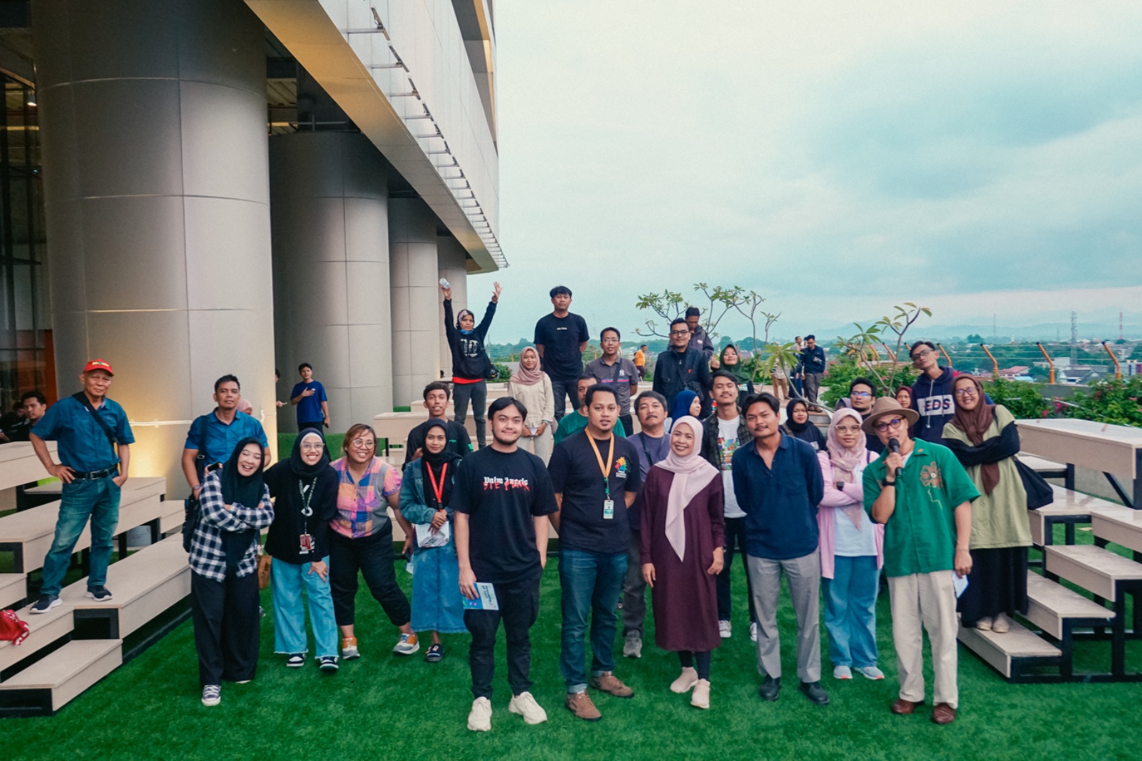 Ja & Joy, Ruang Publik Dengan Konsep Taman Diatas Kota Hadir di NIPAH Park - Radio Gamasi